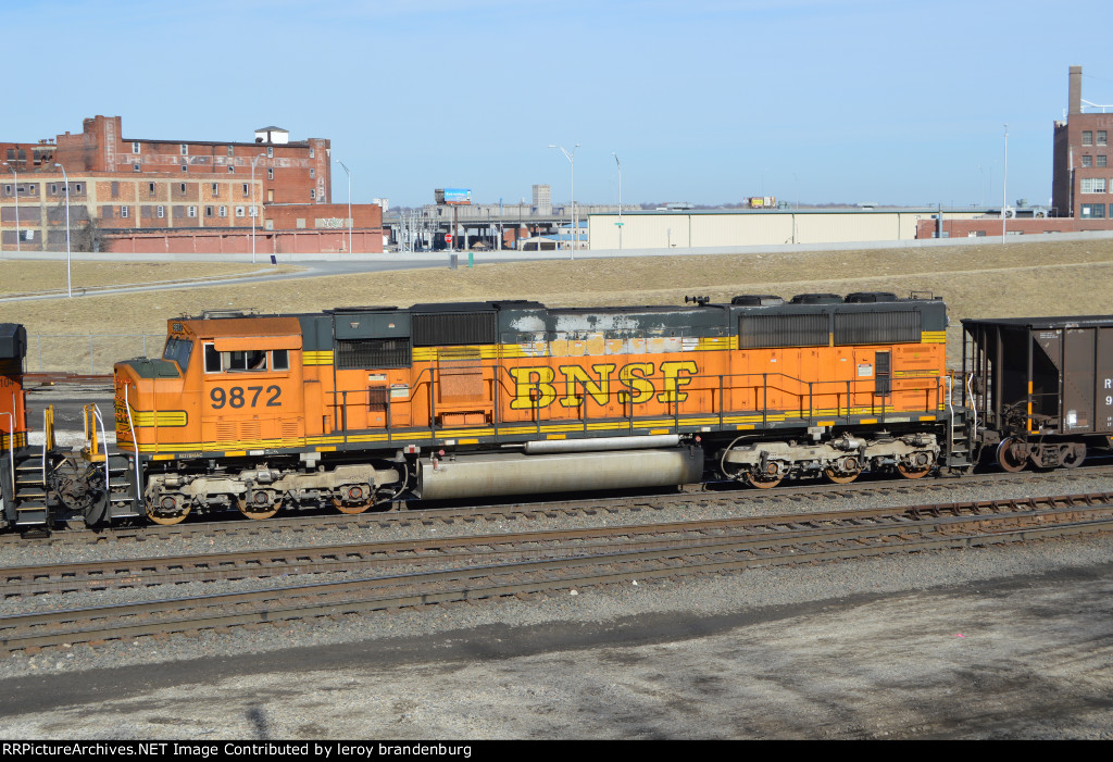 BNSF 9872